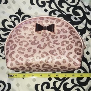 Ulta Beauty | Bags | Nwot Ulta Pink Glitter Cheetah Print Cosmetic Bag ...